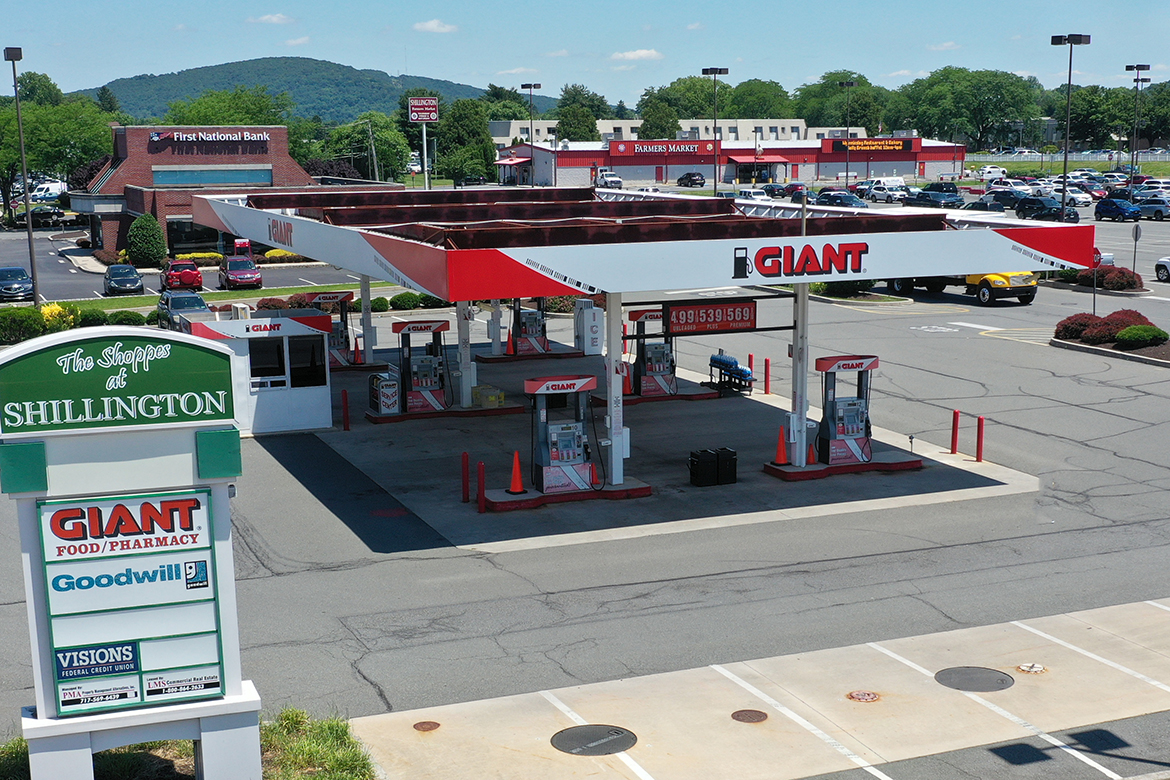 GIANT Gas - Paramount Realty