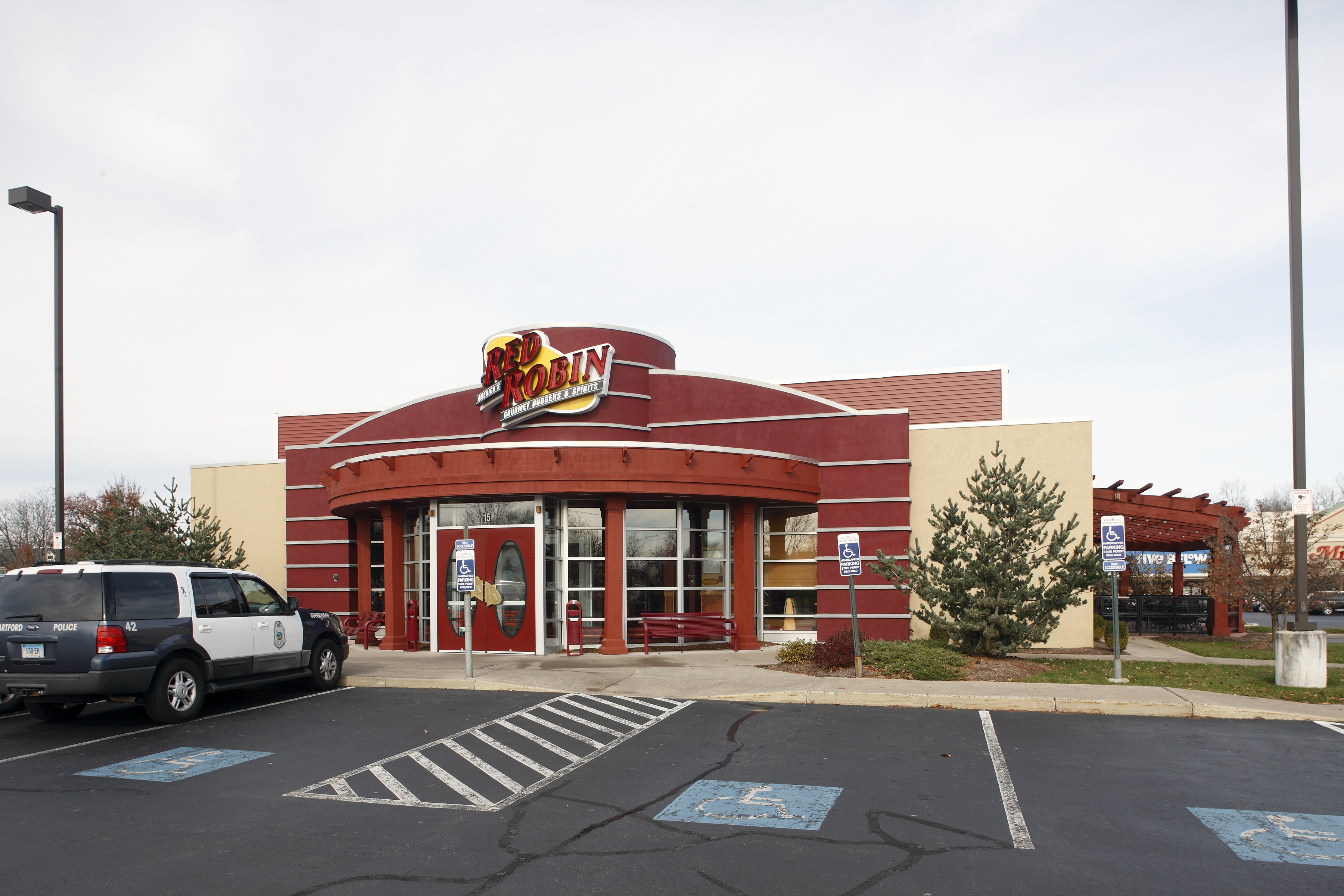 Red Robin - Paramount Realty